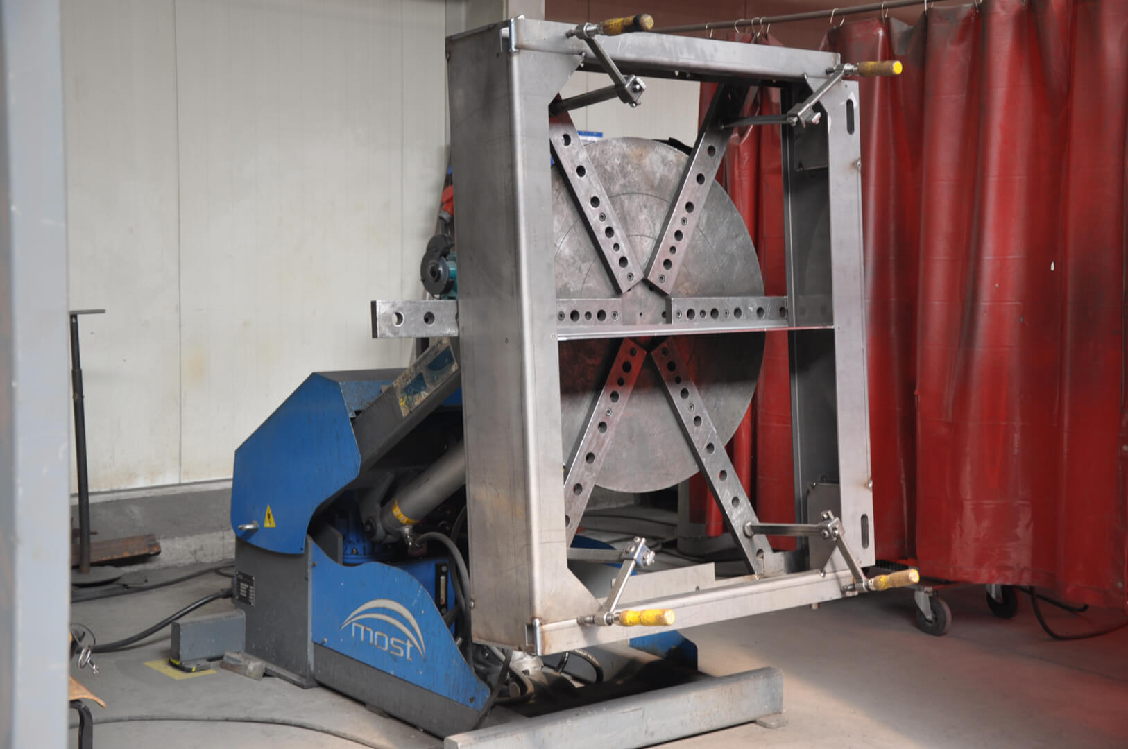 WELDING AUTOMATION & ROBOTICS : MOST MHP 3-axis hydraulic positioner